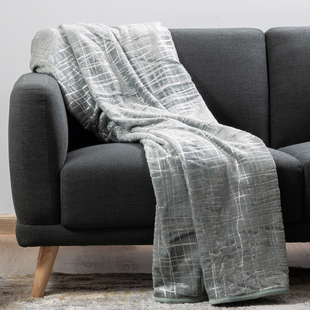 26% off on Sesli 100% Polyester Plush Throw | OneDayOnly