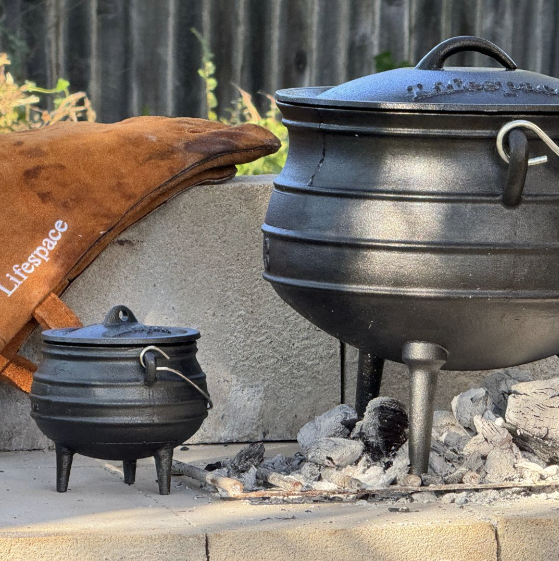 30% off on Cast Iron No 1/4 Potjie Pot | OneDayOnly