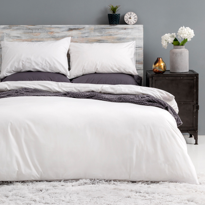 38% off on Horrockses 300TC White Duvet Cover | OneDayOnly