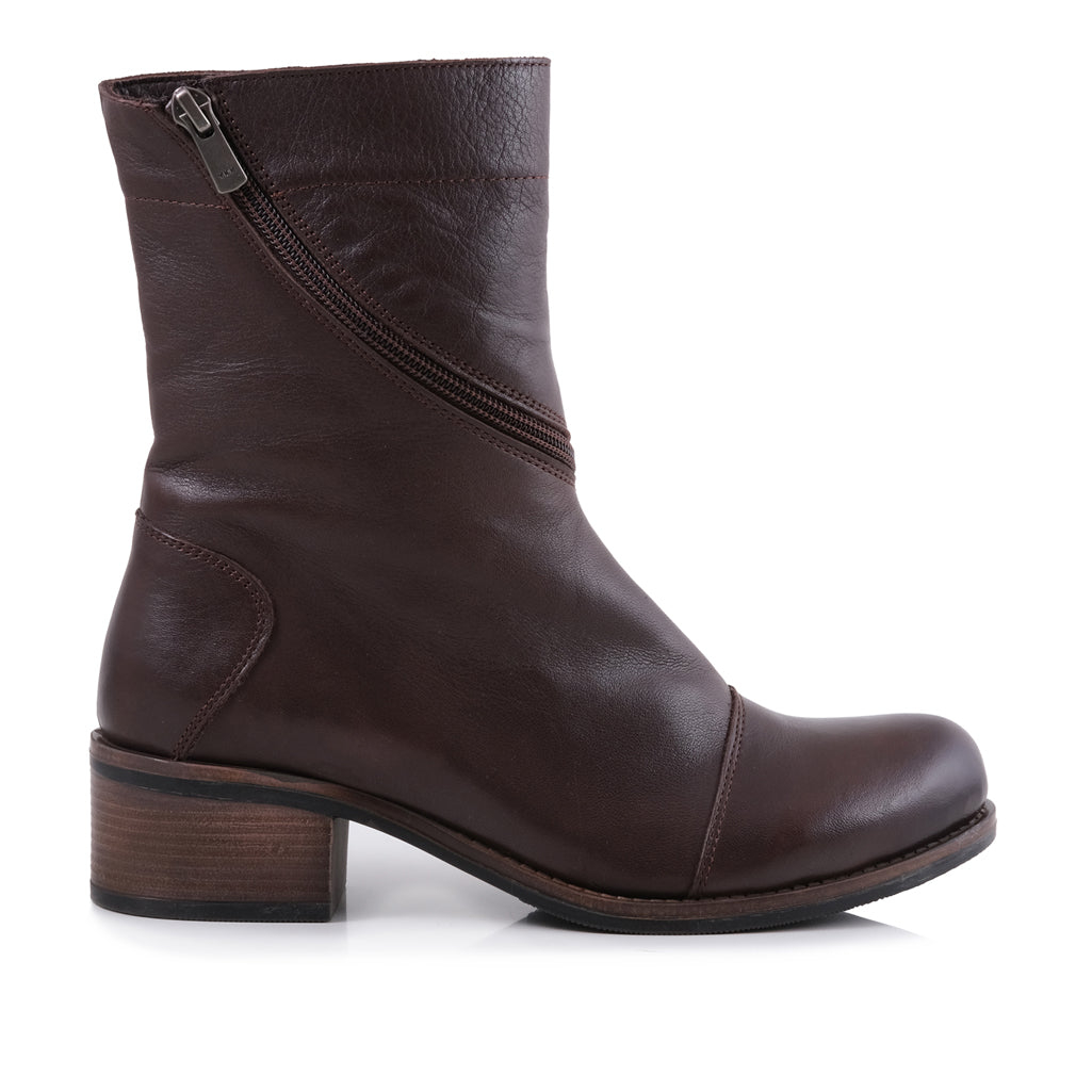 31% off on Pesso Ladies Leather South Boots | OneDayOnly
