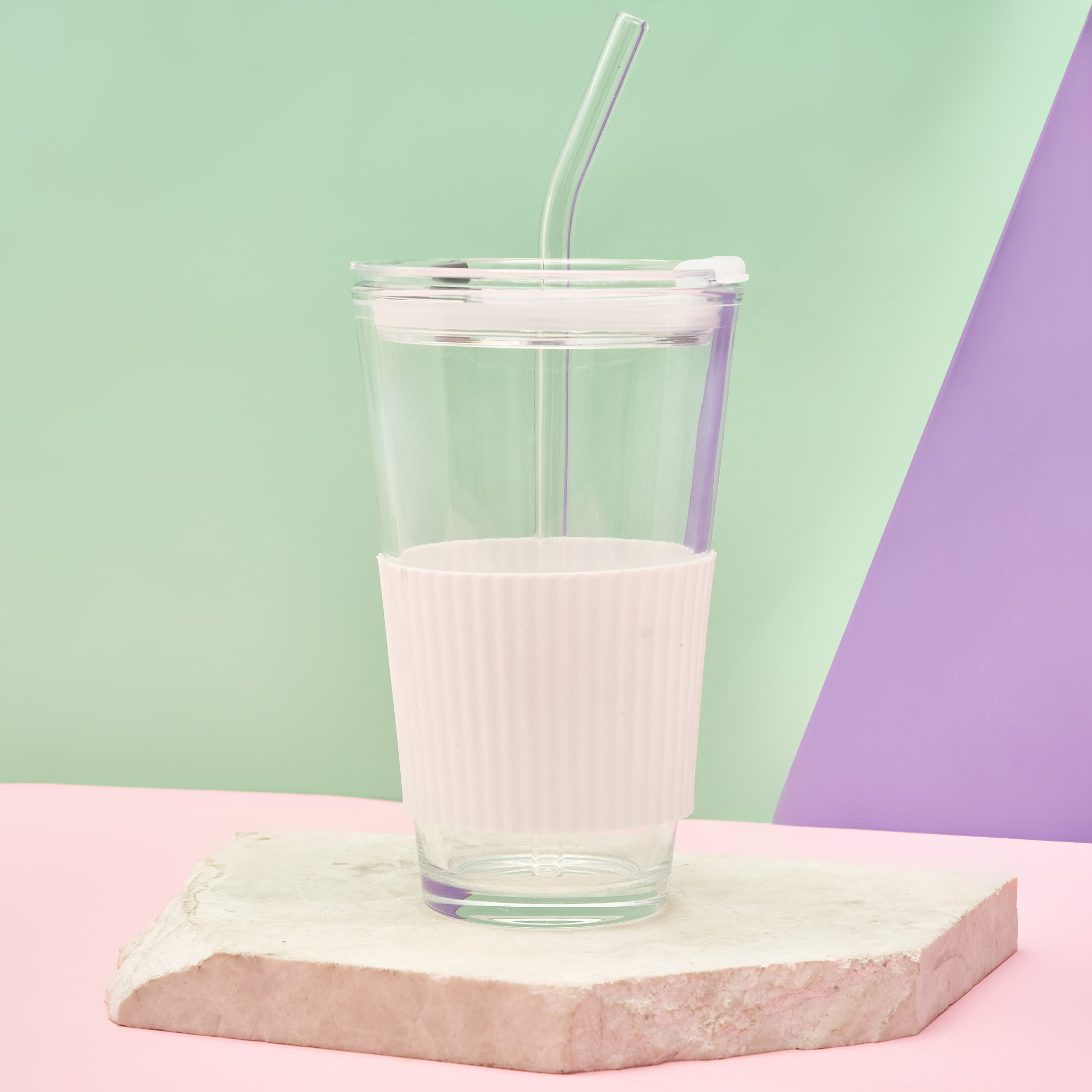 70% off on 2x 480ml Glass Mugs with Straws | OneDayOnly