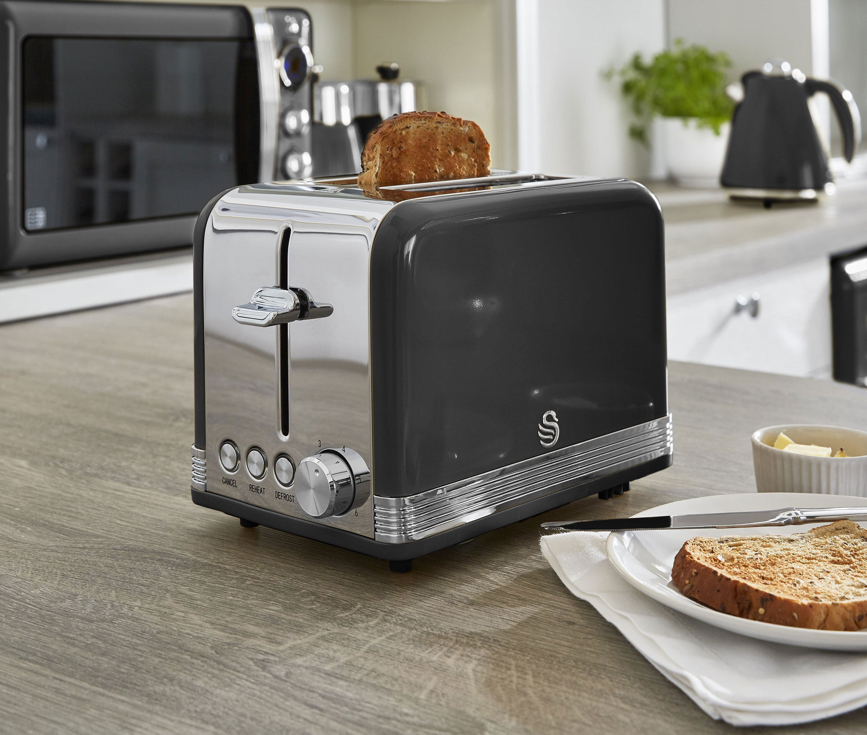 25% off on Swan 815W 2-Slice Retro Toaster | OneDayOnly