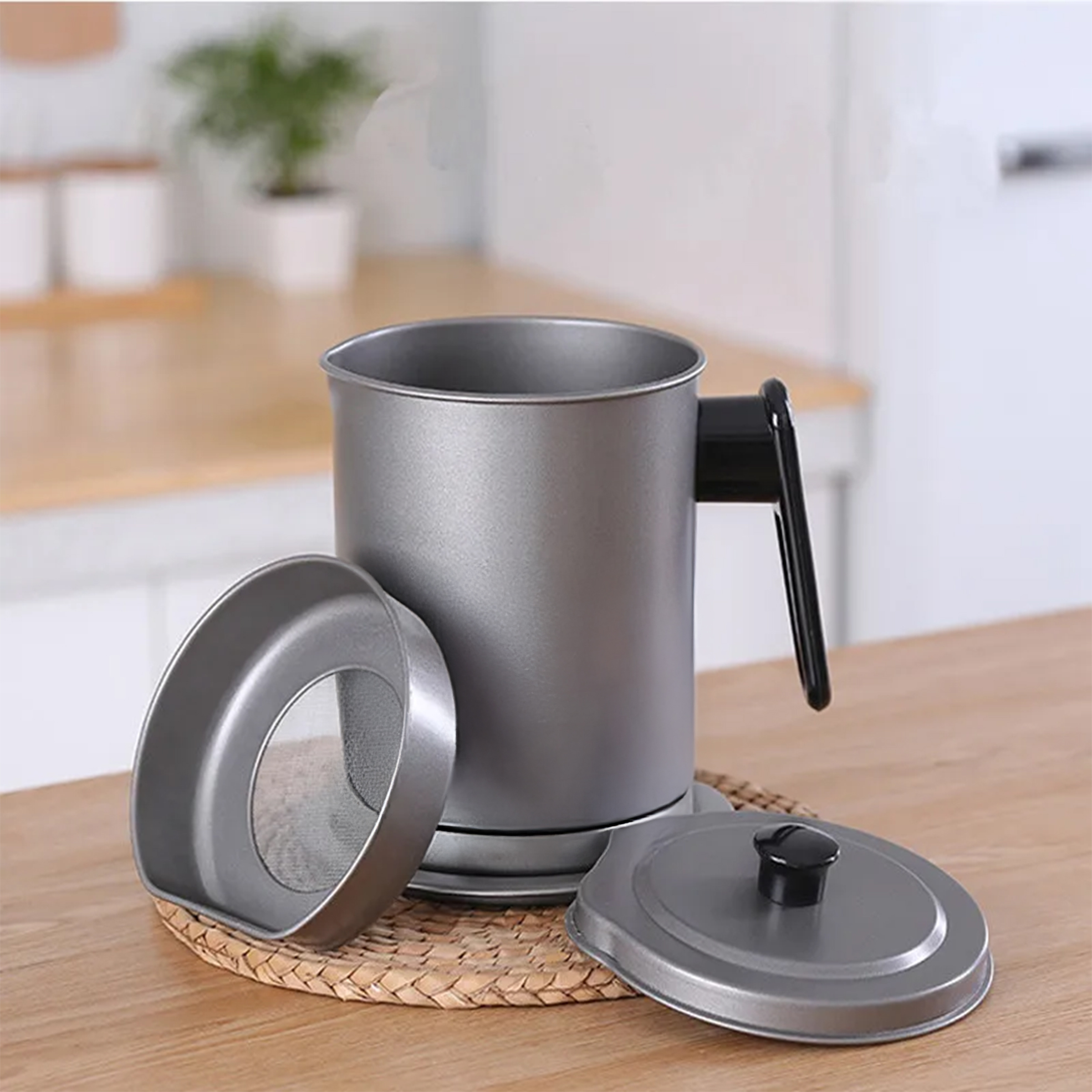 31% off on Golden Pour 1.7L Oil Strainer | OneDayOnly