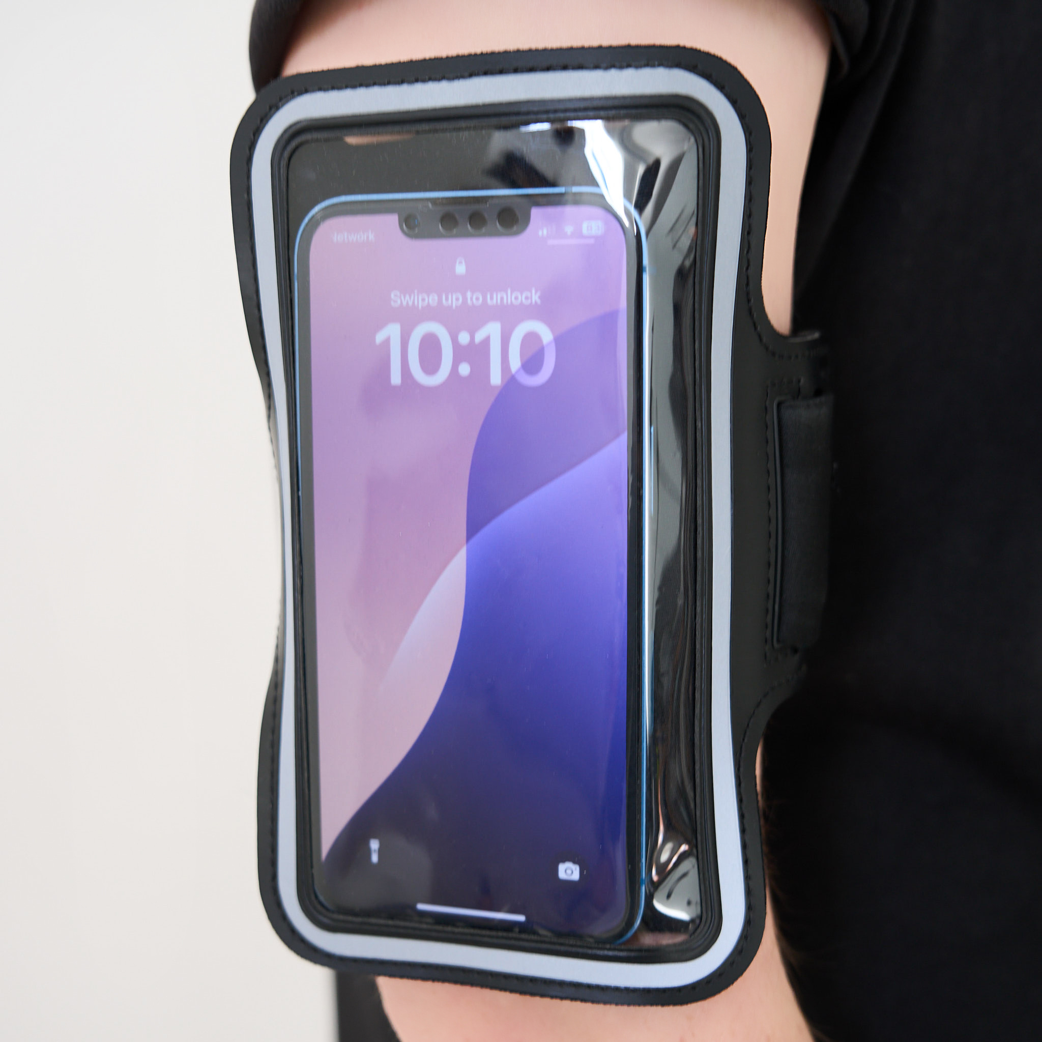 34% off on ENO Phone Running Arm Pouch | OneDayOnly