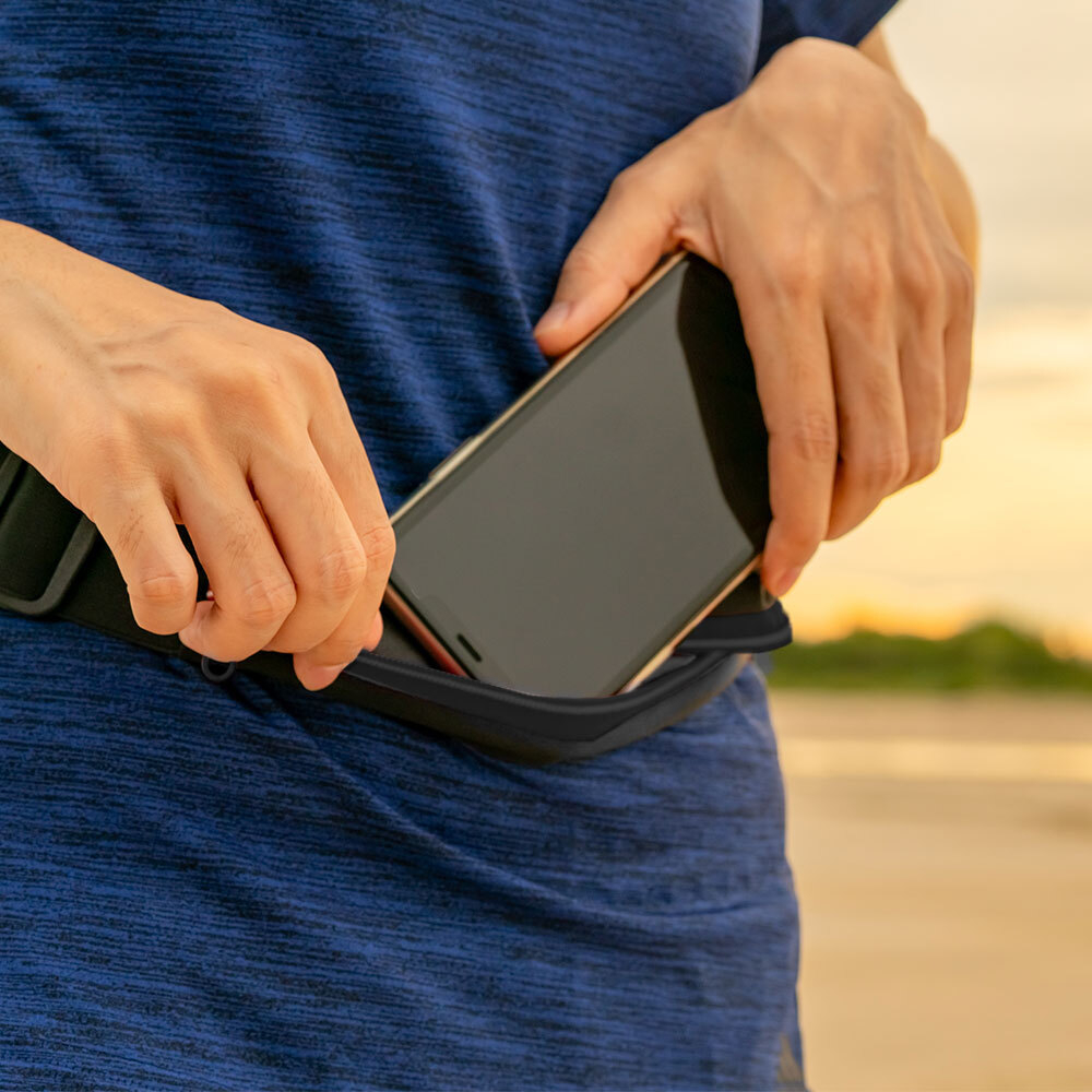 42% off on Runners Pouch with Luminous Strip | OneDayOnly