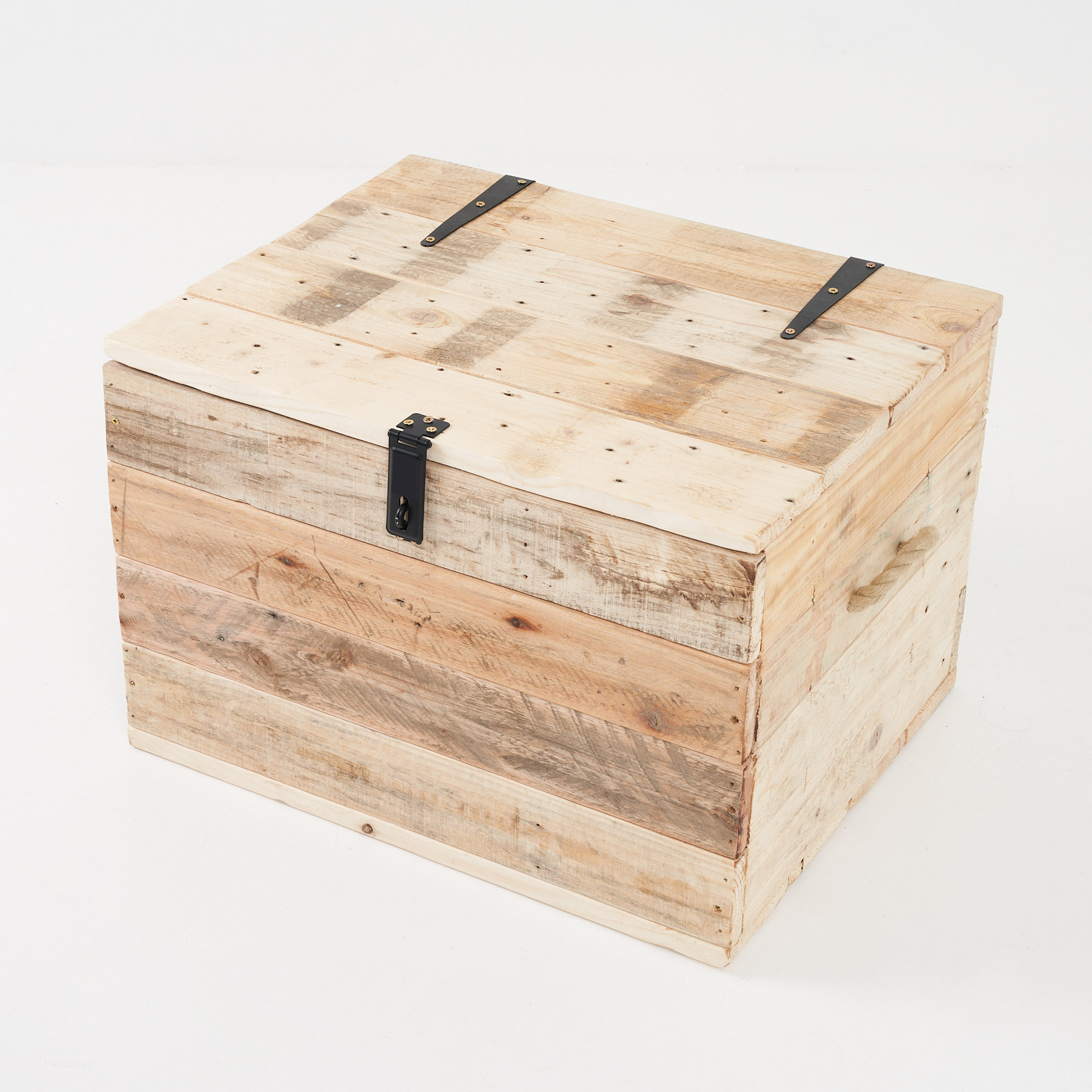 36% off on Reclaimed Wooden Kist | OneDayOnly