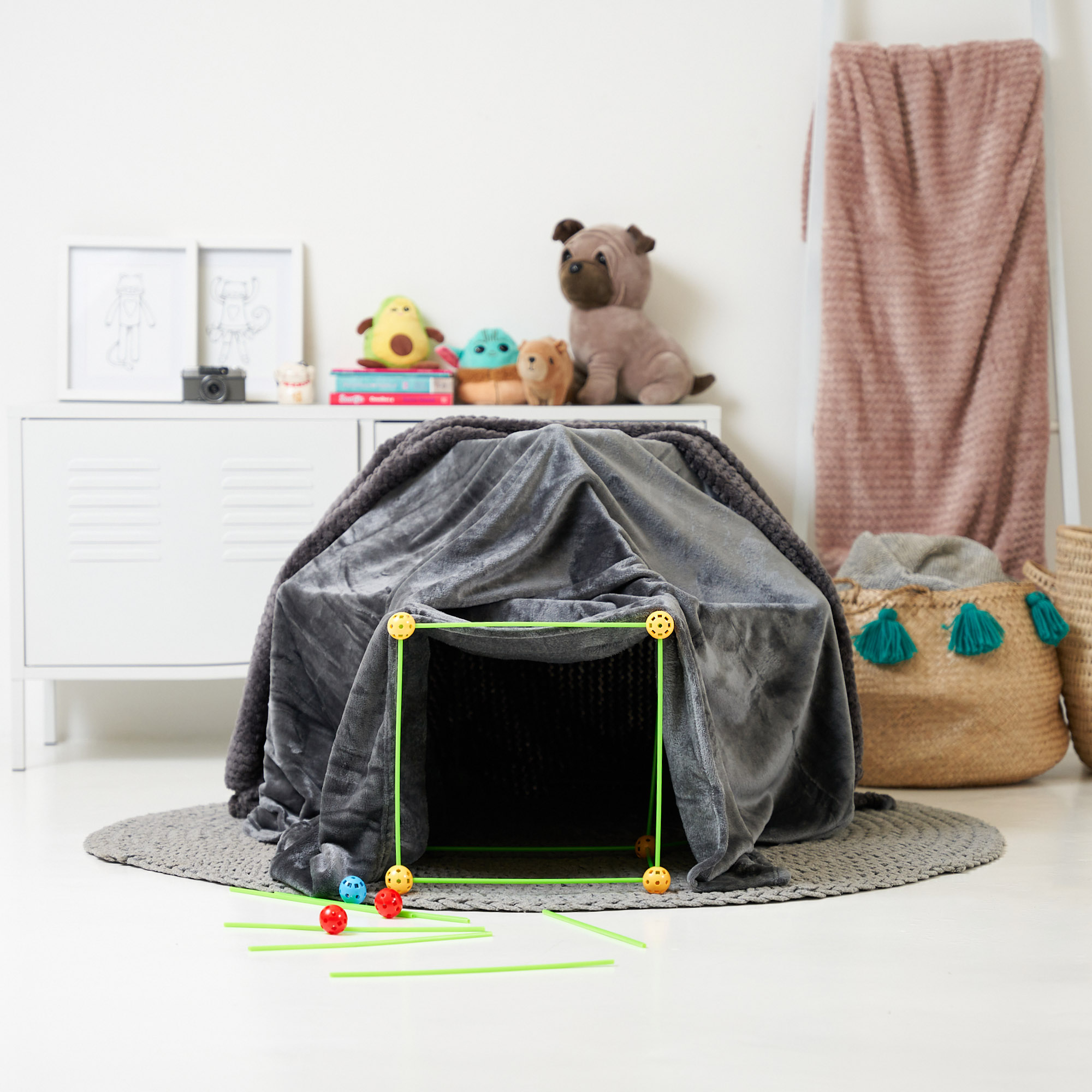 48% off on Crazy Forts: Build Your Own Den | OneDayOnly