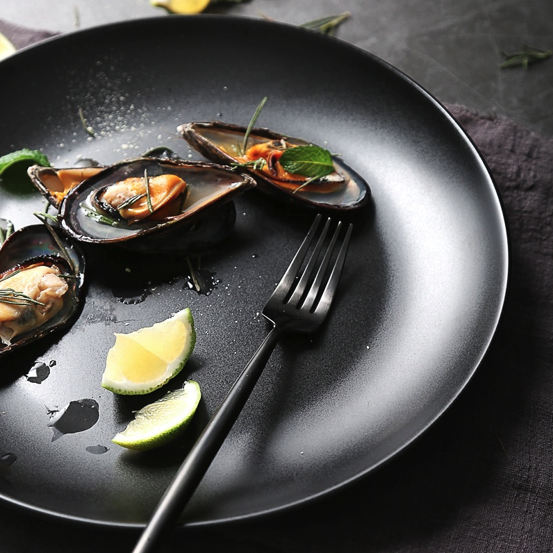 43% off on 6x Black Ceramic Dinner Plates | OneDayOnly