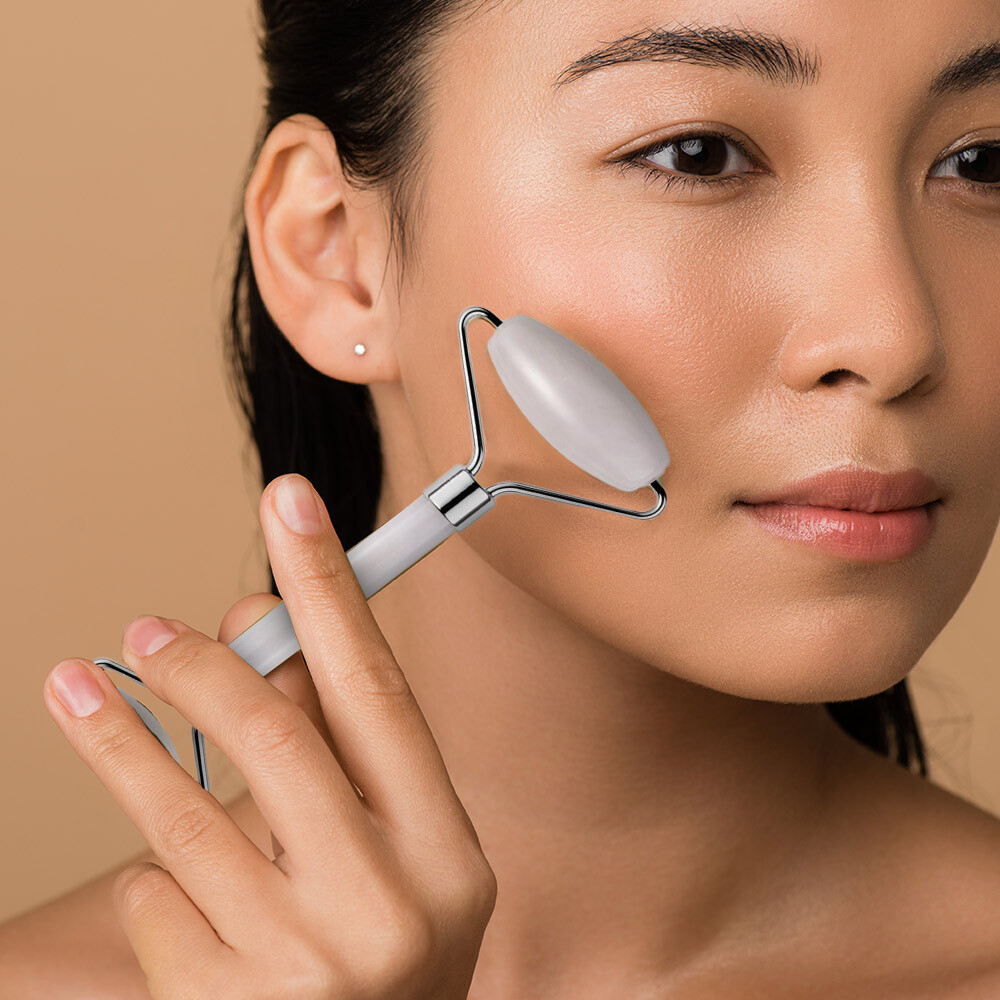 55% off on Jade Stone Face Roller | OneDayOnly