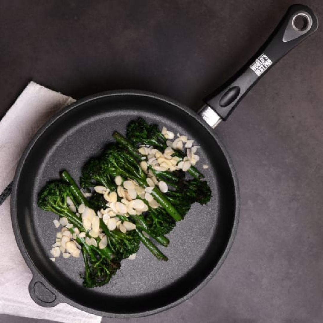 28% off on AMT 28cm Cast Iron Braising Pan | OneDayOnly