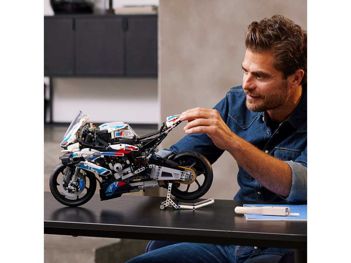 R700 off on LEGO BMW M 1000 RR Motorcycle | OneDayOnly