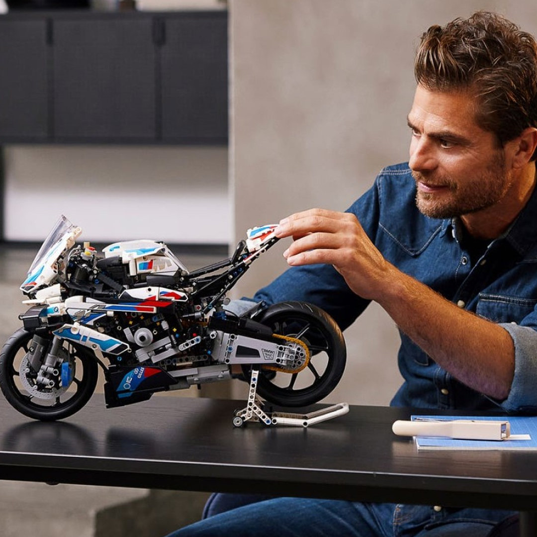 R700 off on LEGO BMW M 1000 RR Motorcycle | OneDayOnly
