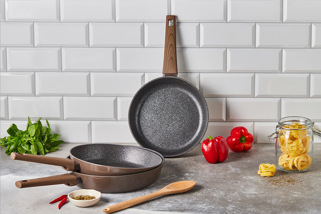 25% off on Resto Kitchenware Vela Frying Pan | OneDayOnly