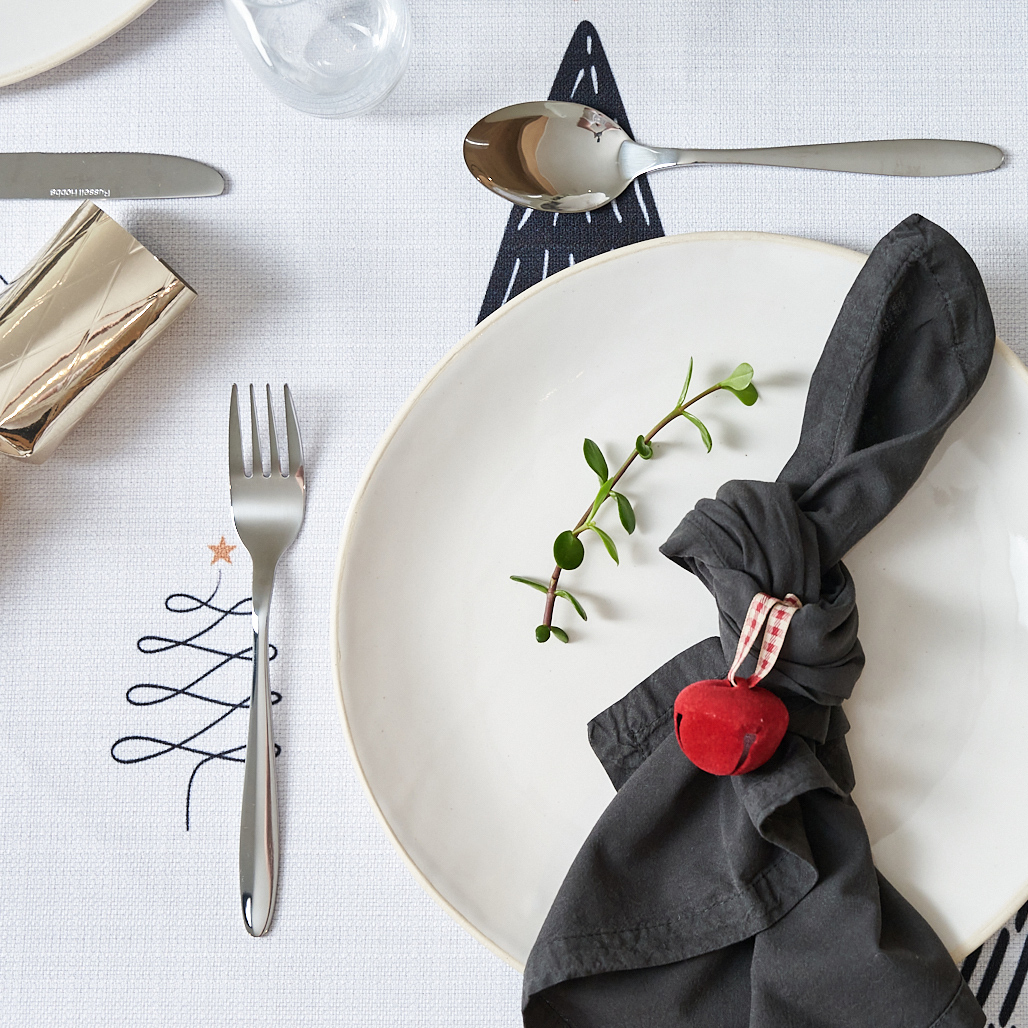 35% off on SmartArt Christmas Table Cloth | OneDayOnly