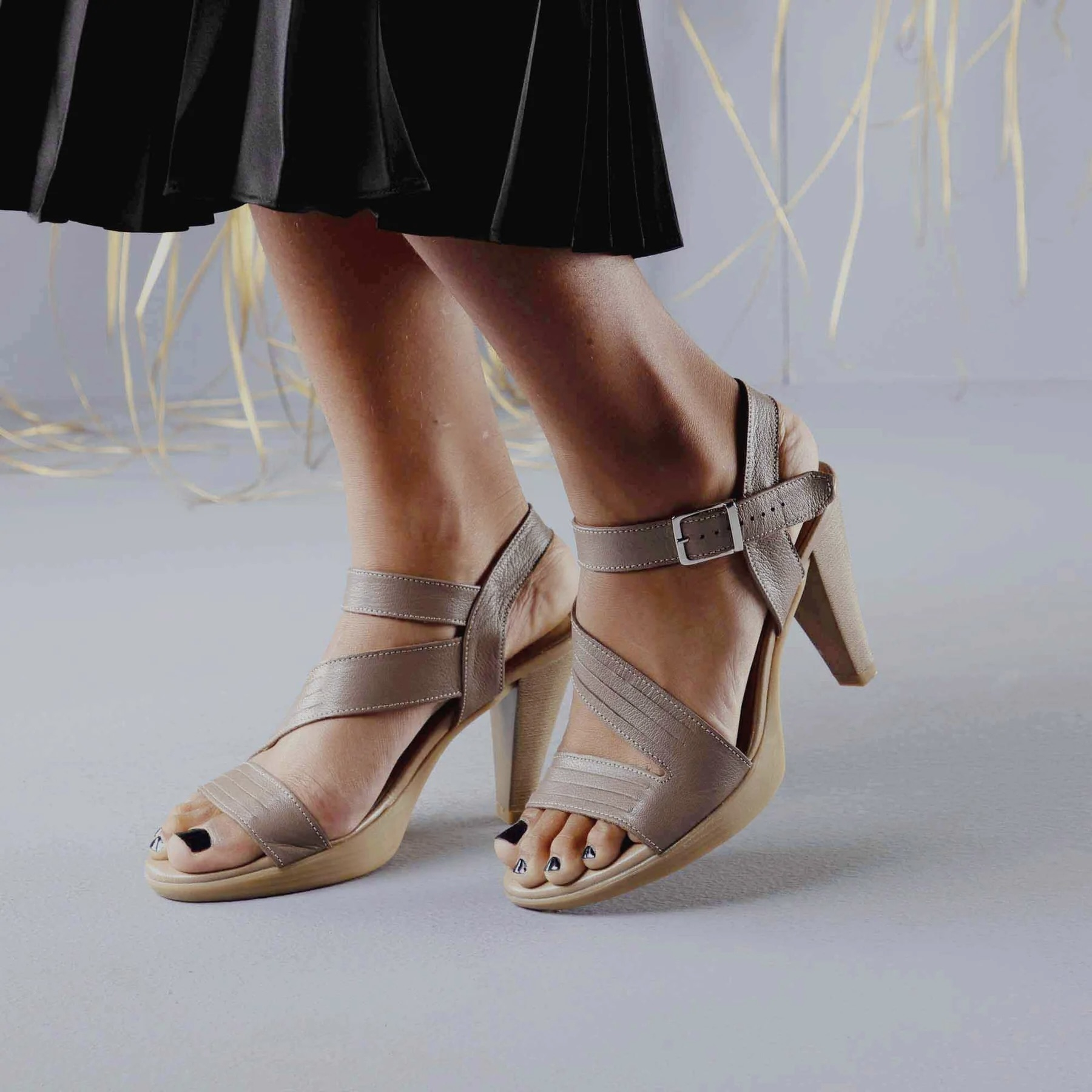 34% off on Froggie Ladies Leather High Heels | OneDayOnly