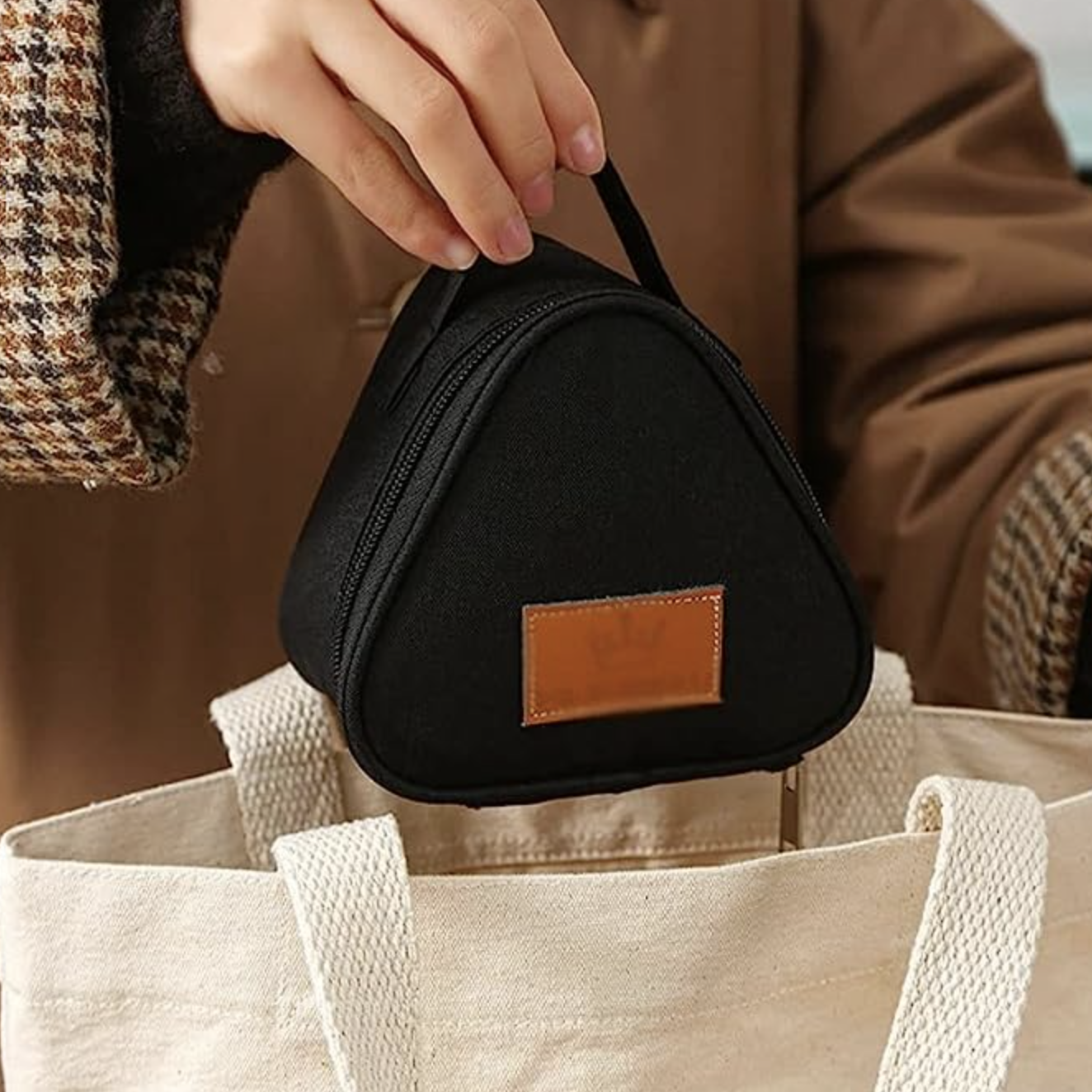 60% off on Insulated Triangular Thermal Lunch Bag | OneDayOnly