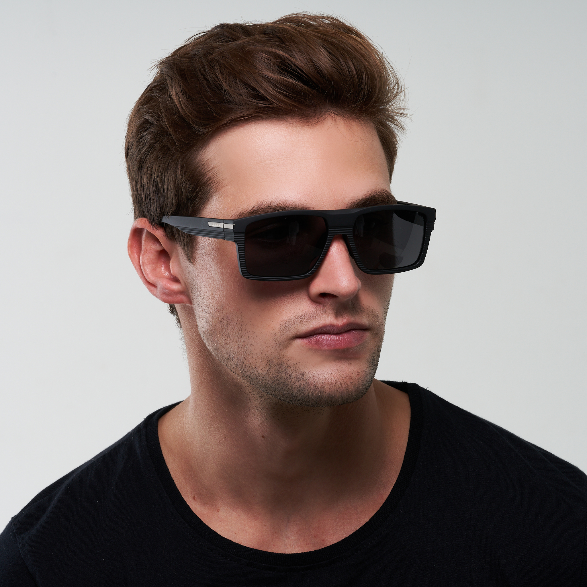 30% off on Lundun Unisex Sleek Sunglasses | OneDayOnly