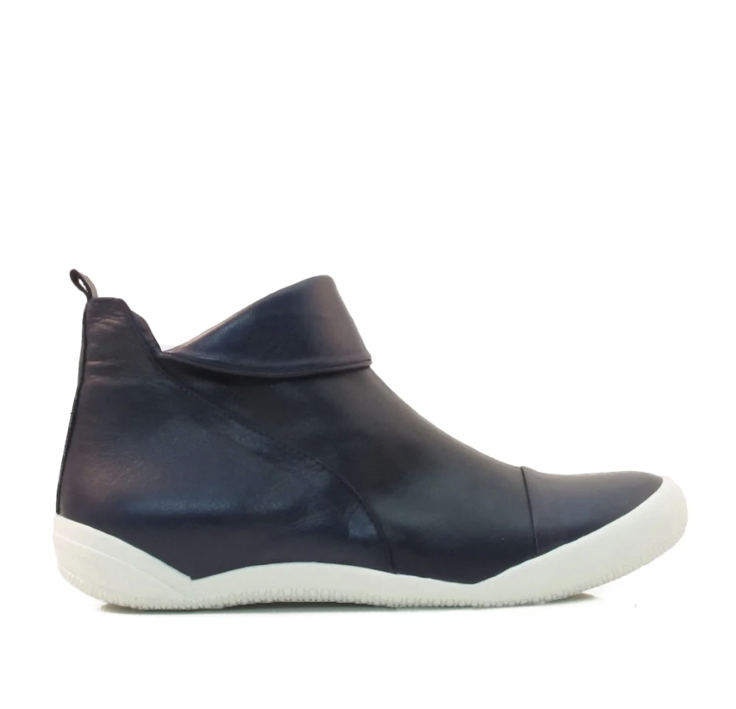 40% off on Pesso Ladies Leather Soar Boots | OneDayOnly