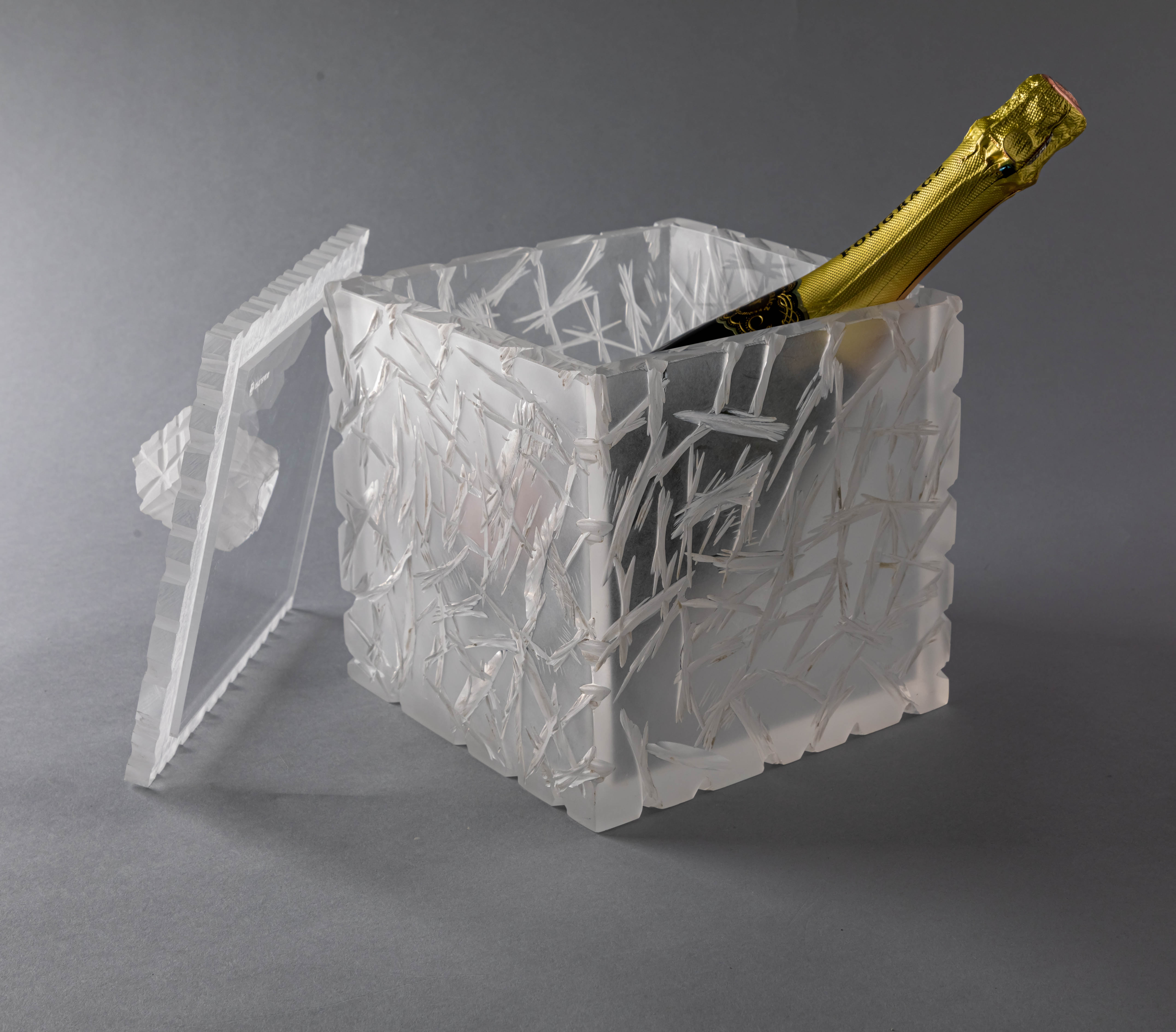 45% off on Acryluso Acrylic Chiseled Ice Bucket | OneDayOnly