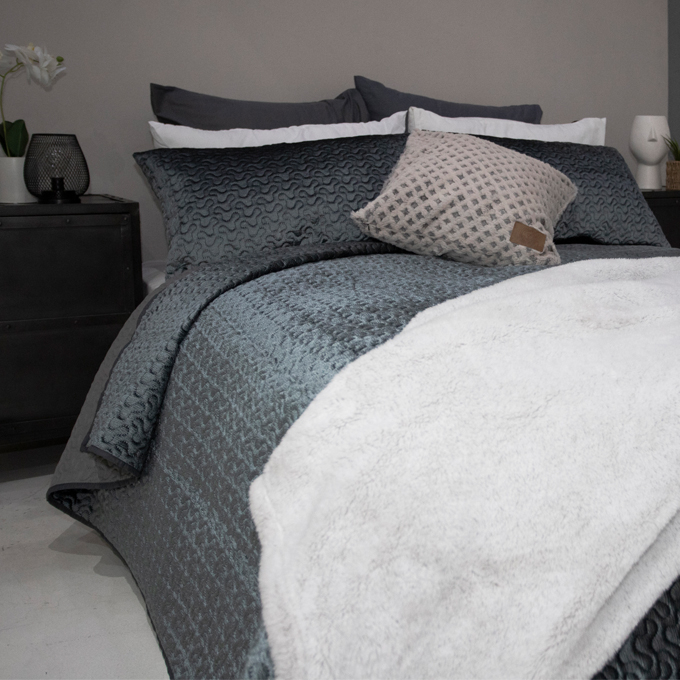 33% off on Pierre Cardin Pinsonic Velvet Quilt | OneDayOnly