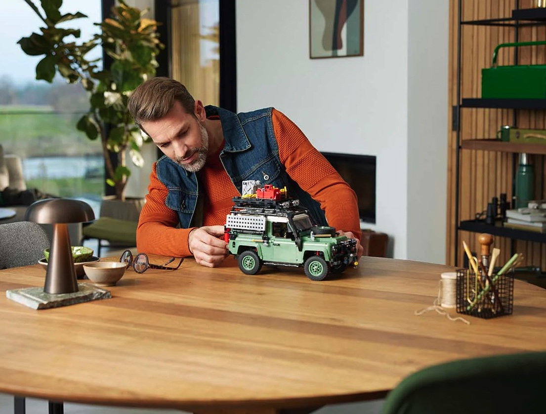 R700 off on LEGO Land Rover Classic Defender 90 | OneDayOnly