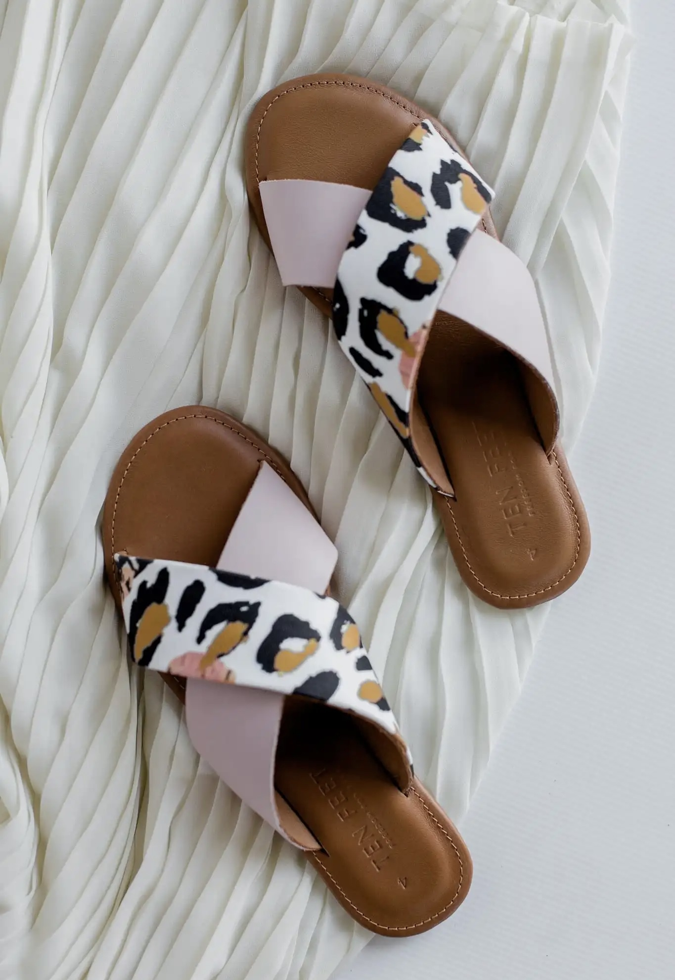 26% off on Ladies Crossover Strap Sandals | OneDayOnly
