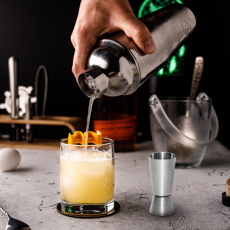 29% off on 700ml Cocktail Shaker and Double-Tot | OneDayOnly