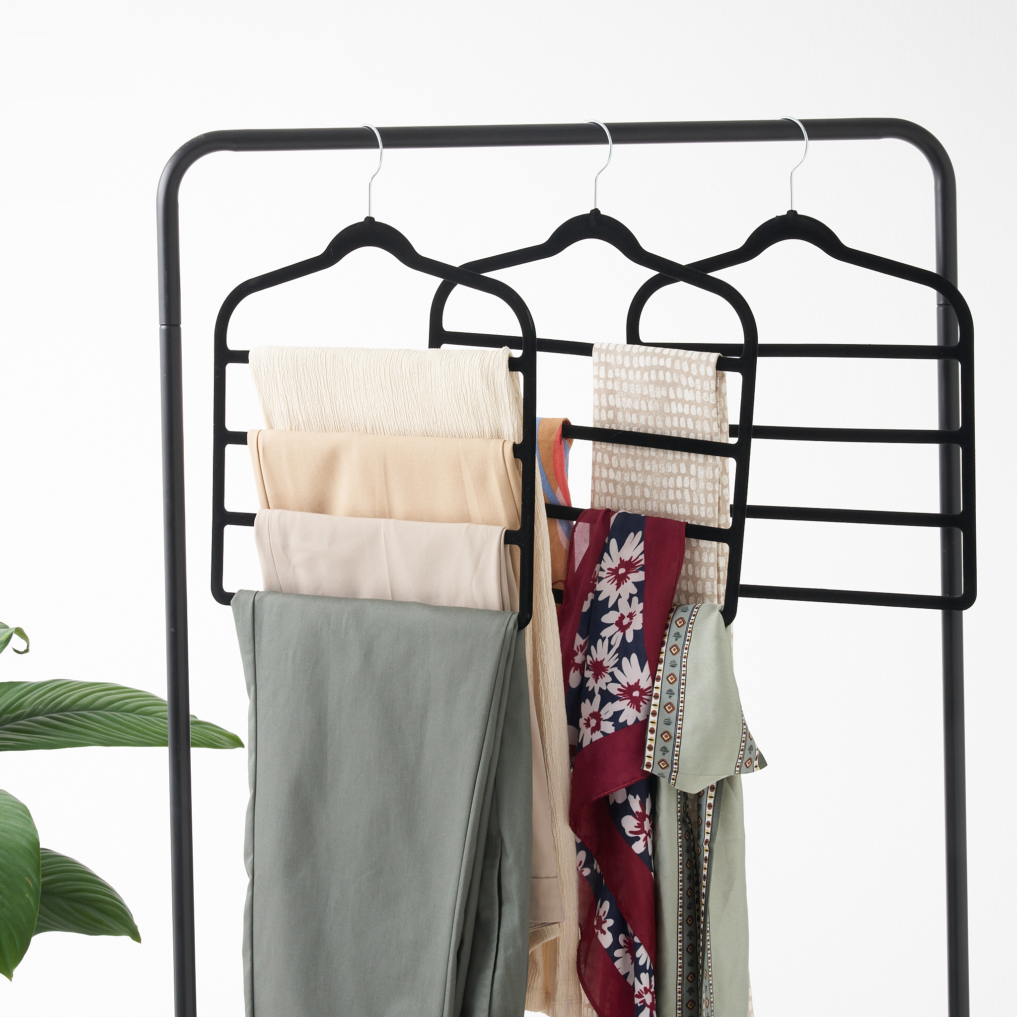 34% off on 3x Space-Saving Velvet Hangers | OneDayOnly