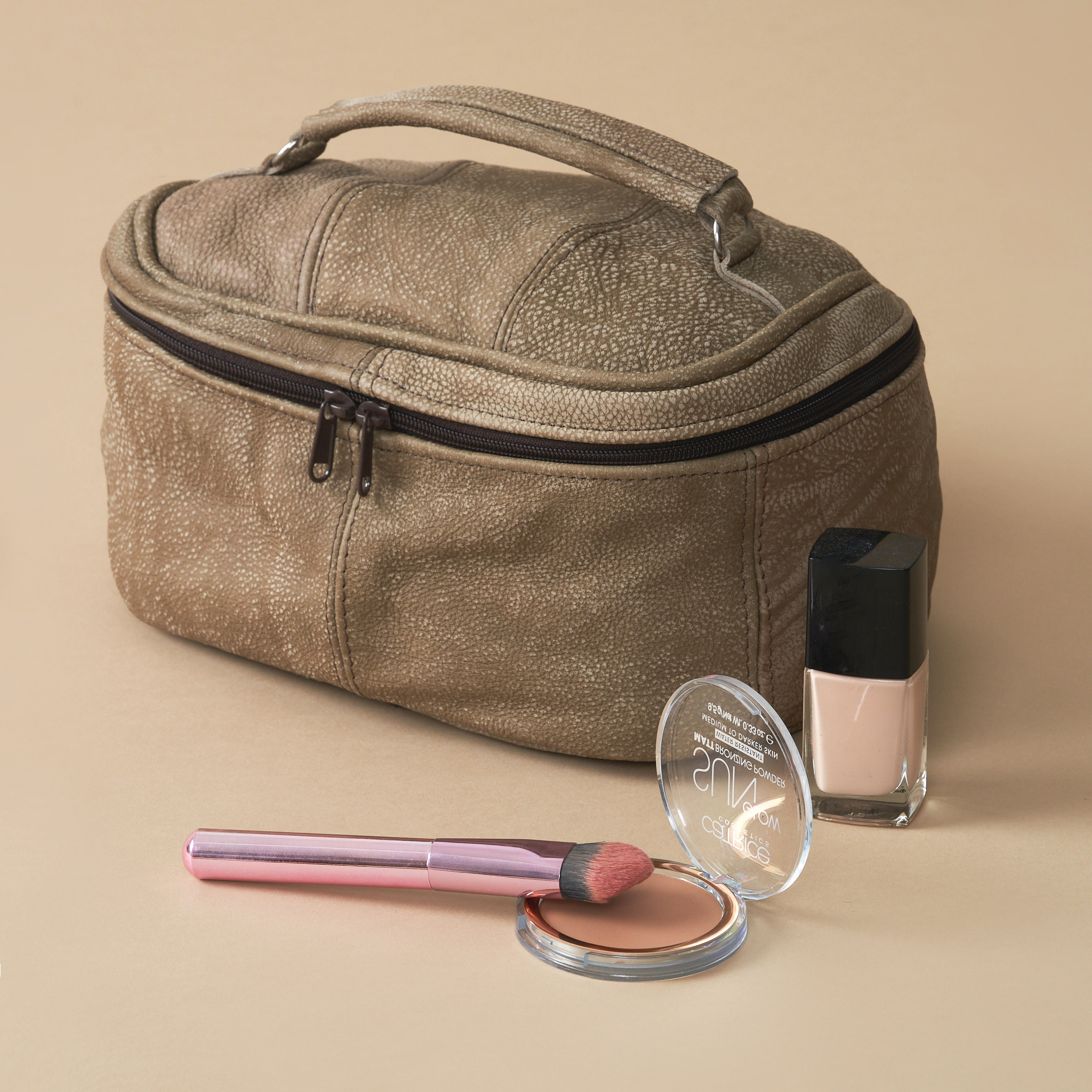 44% off on Leather Vanity or Make Up Bag | OneDayOnly