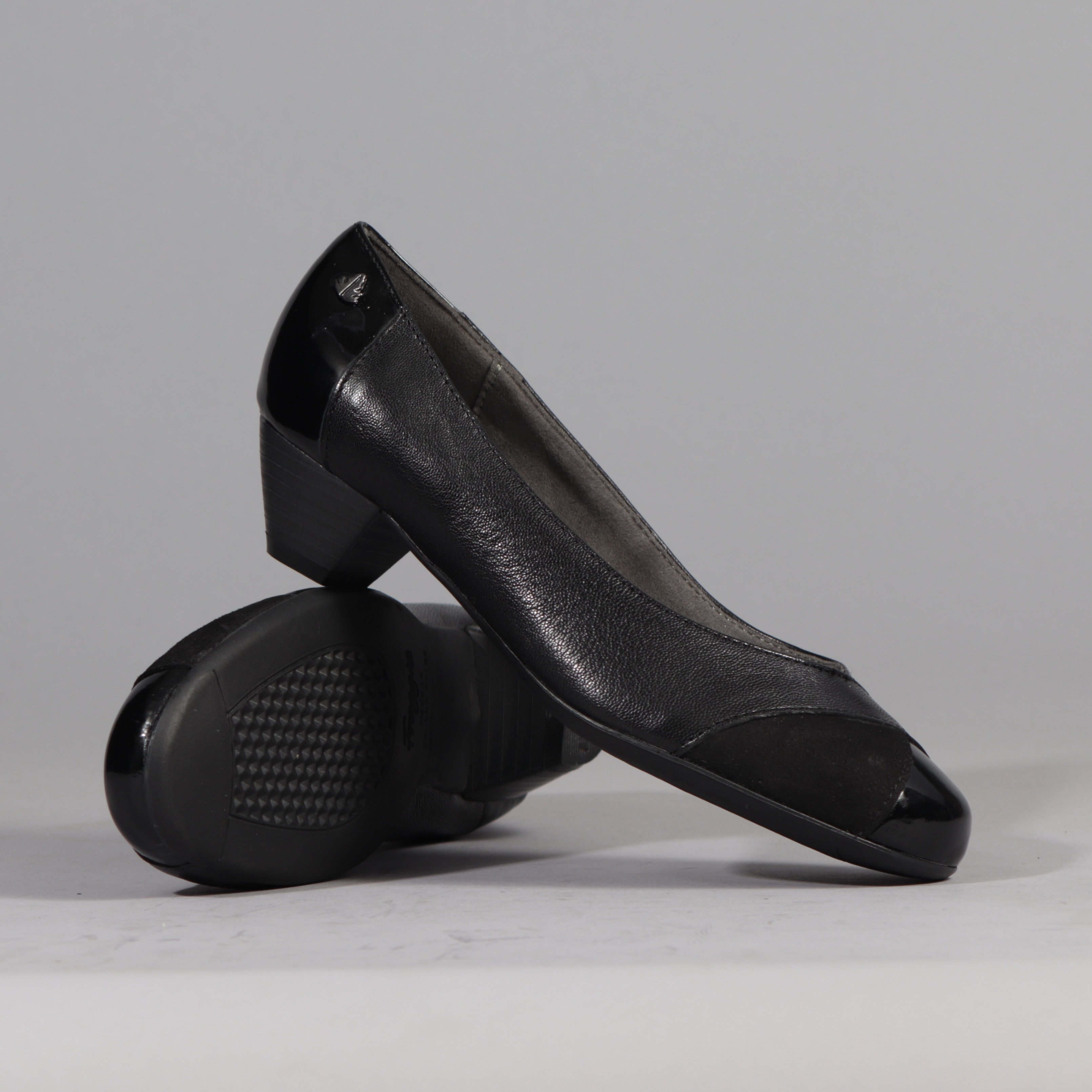 23% off on Froggie Ladies Leather Court Shoe | OneDayOnly