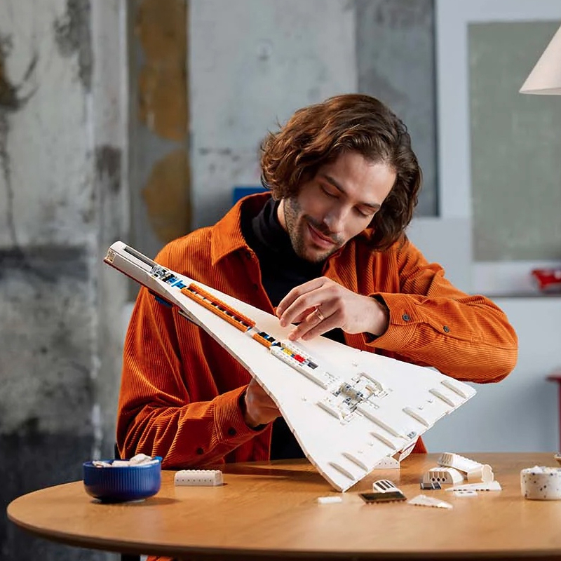 R600 off on LEGO 2083-Piece Icons Concorde | OneDayOnly