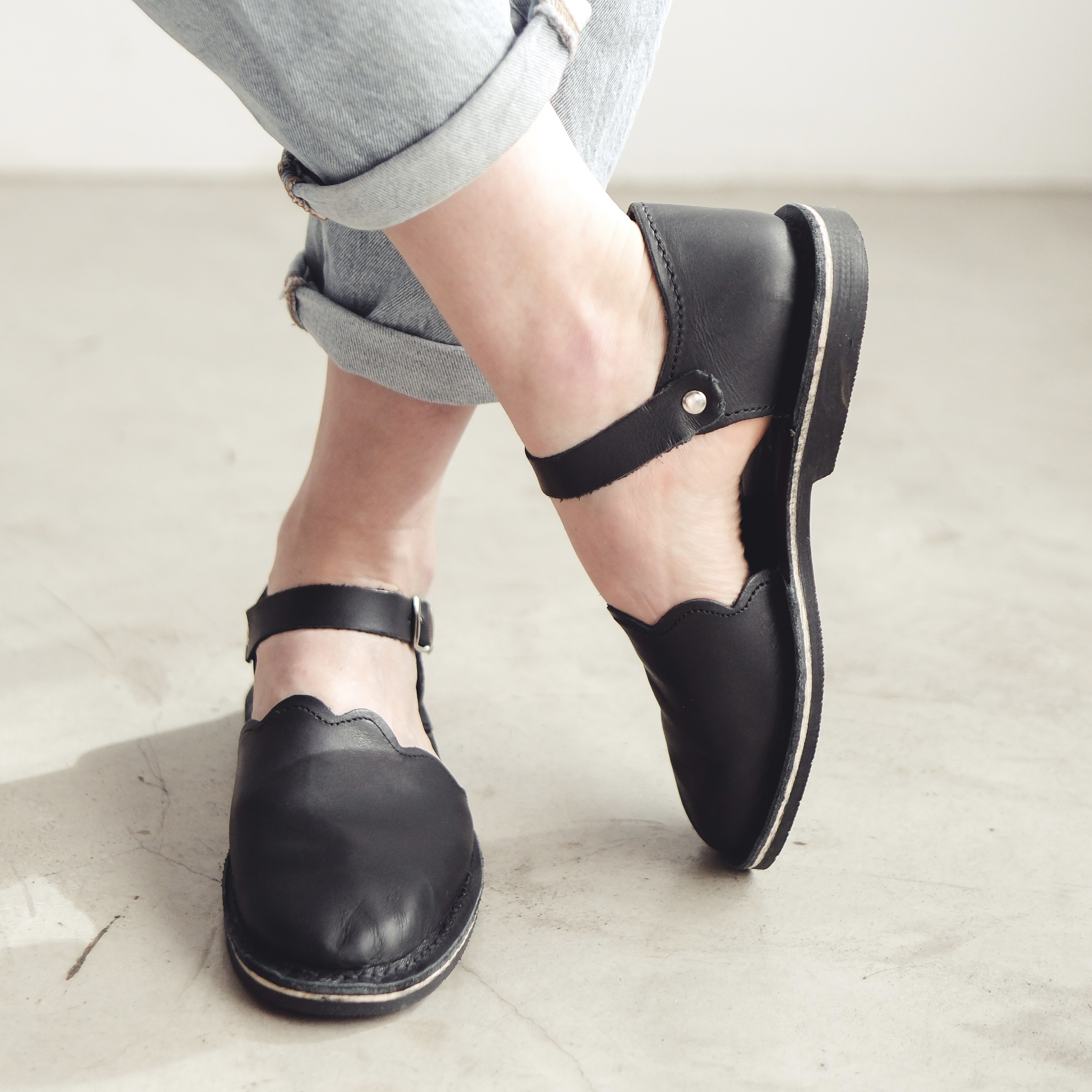 24% off on Ladies Genuine Leather Scallop Shoes | OneDayOnly