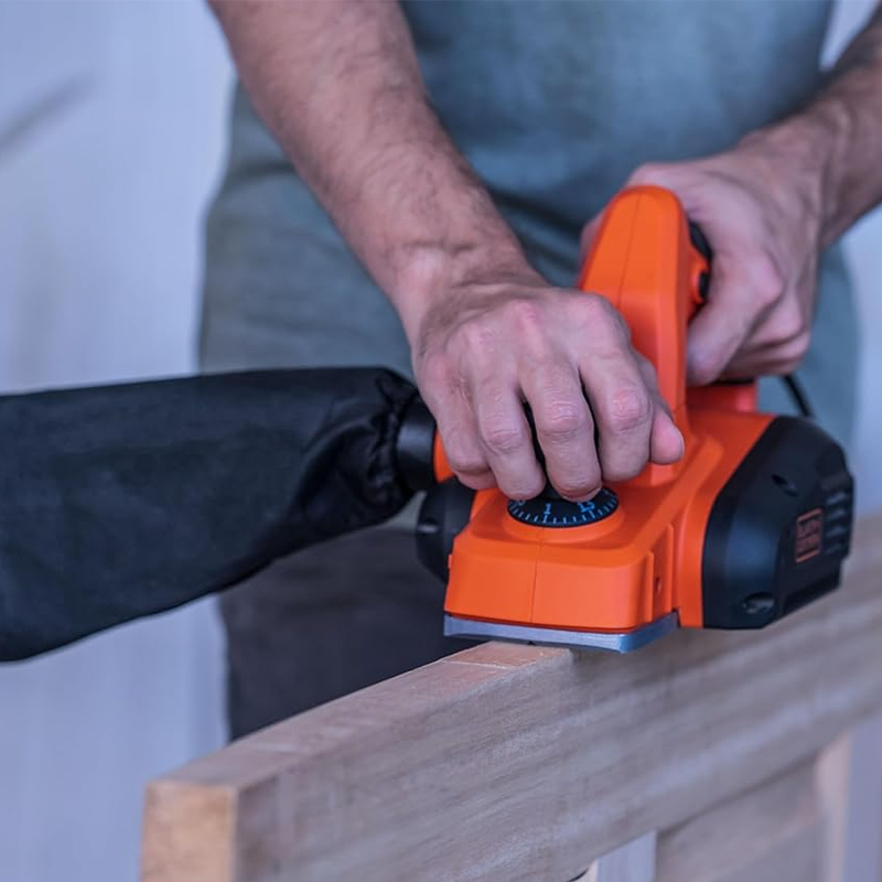 R140 off on 710W Planer (Model: BEW712-QS) | OneDayOnly